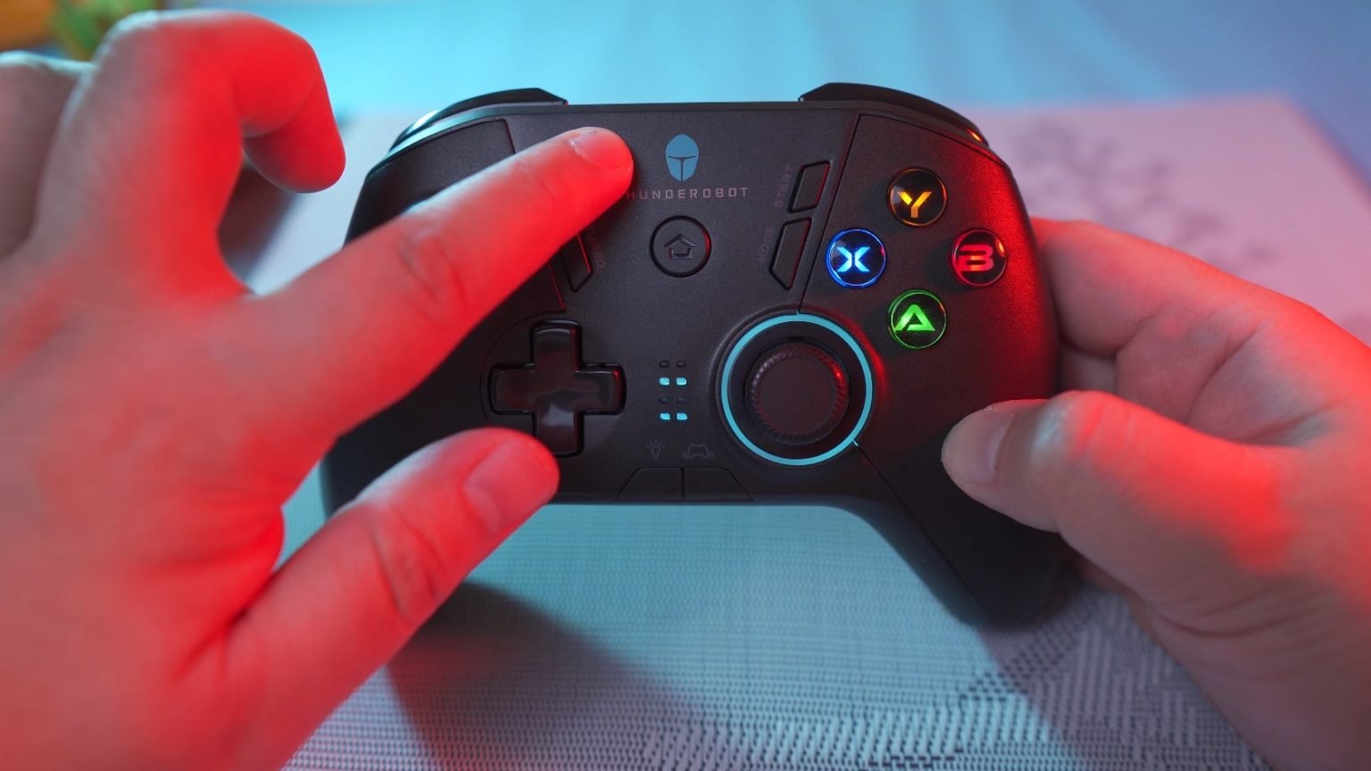 Thunderobot G50 Game Controller Review - Multiplatform Gamepad! - TechBroll