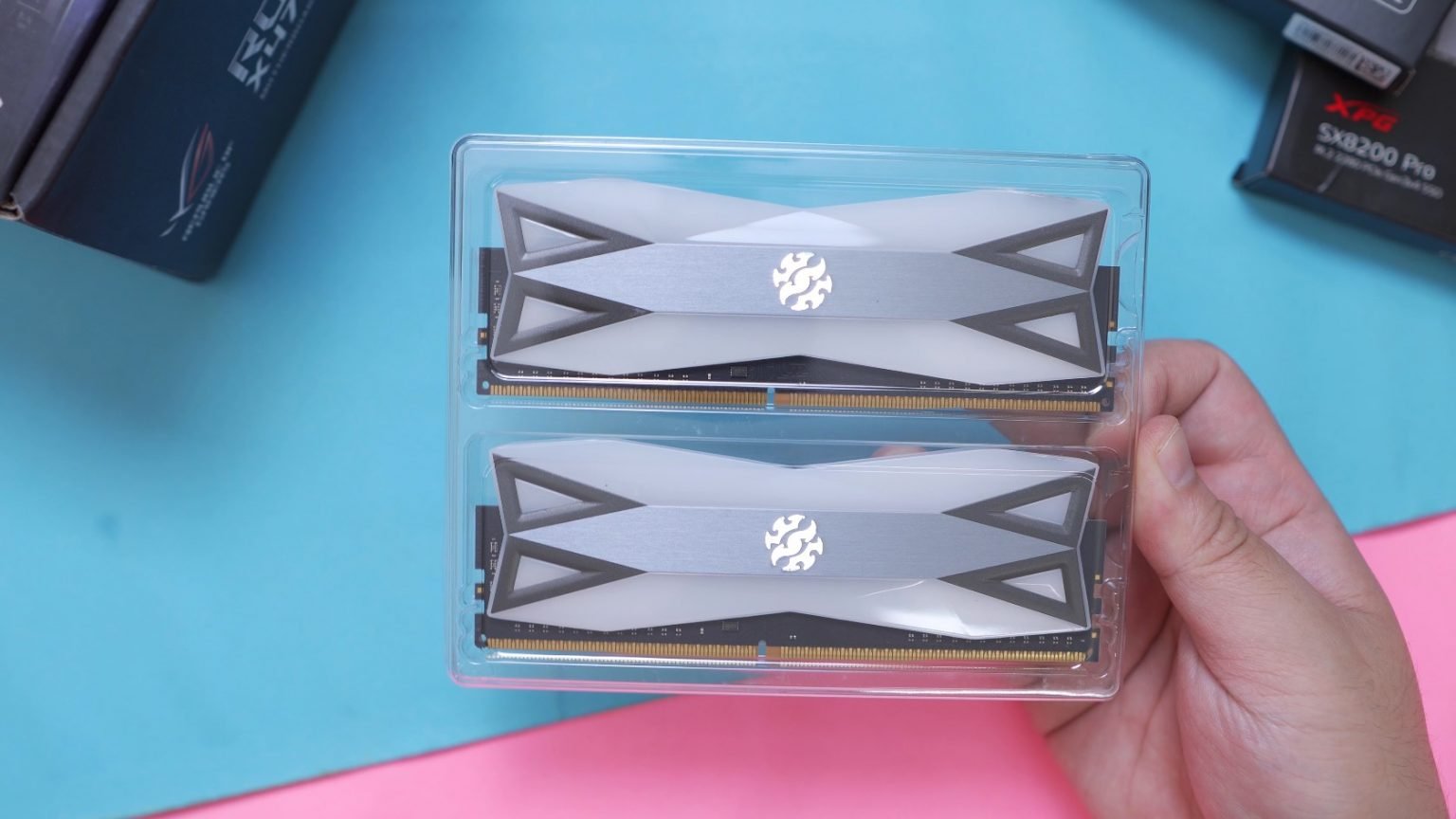 XPG Spectrix D60G Review + RAM Overclocking - Best RGB RAM! - TechBroll