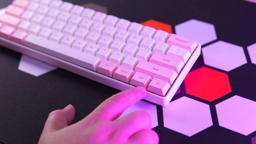 Skyloong/Geek SK61 Optical Mechanical Keyboard Review - Upgraded Geek ...