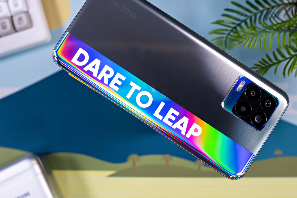 realme 8 Unboxing and First Impressions - Dare to Leap! - TechBroll